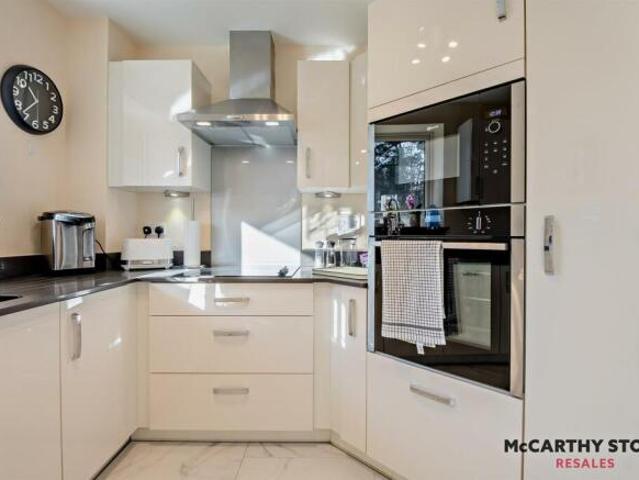 2 bedroom apartment for sale in Clarendon House, Tower Road, Poole, BH13 6FE, BH13