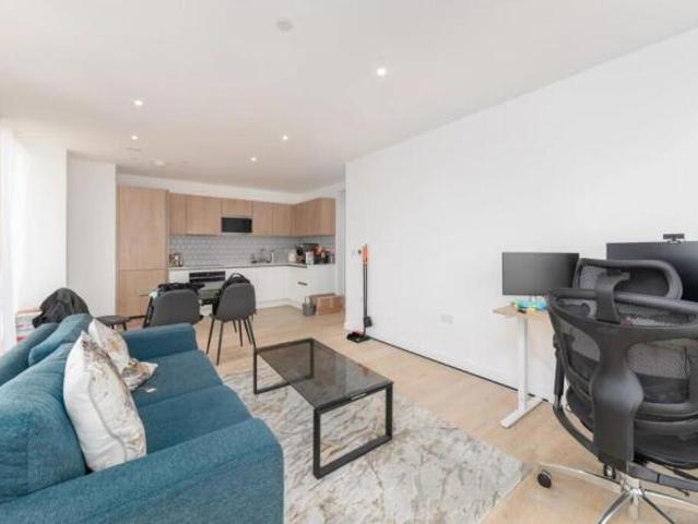 2 bedroom apartment for sale in Clarendon Road, Watford, WD17