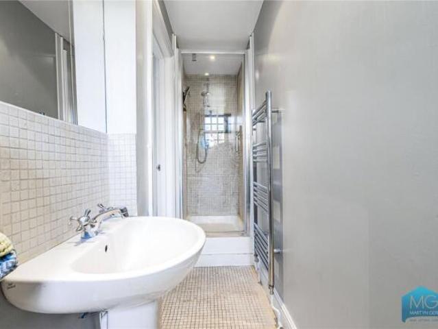 2 bedroom apartment for sale in Clifton Road, Crouch End, London, N8