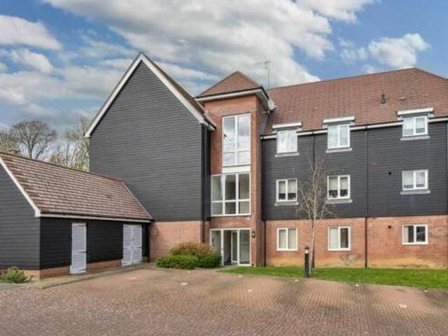 2 Bedroom Apartment For Sale In Codmore Hill