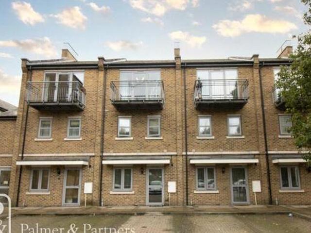 2 Bedroom Apartment For Sale In Colchester, Essex