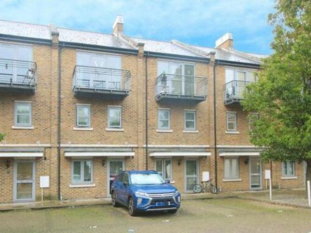 2 Bedroom Apartment For Sale In Colchester, Essex