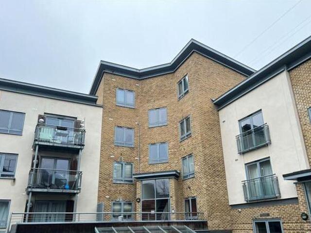 2 Bedroom Apartment For Sale In Colchester, Essex
