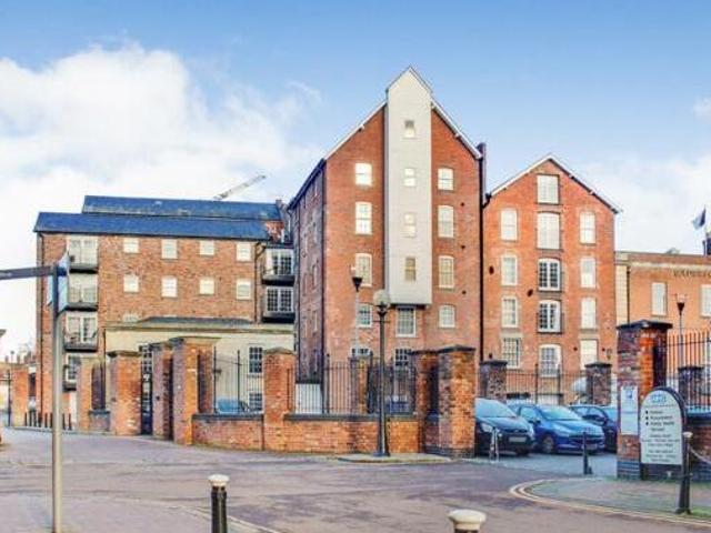 2 Bedroom Apartment For Sale In Commercial Road