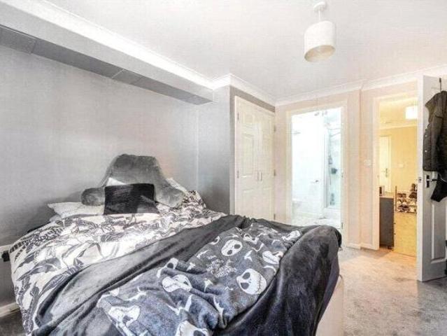 2 bedroom apartment for sale in Connaught Road, Reading, RG30