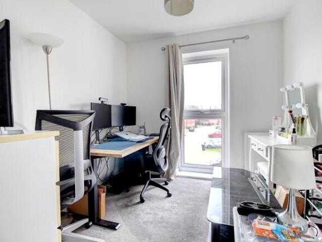 2 bedroom apartment for sale in Condor Way, Basingstoke, RG24