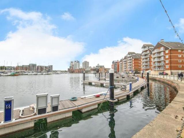 2 bedroom apartment for sale in Coprolite Street, Ipswich, IP3