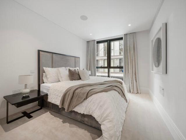 2 bedroom apartment for sale in Cork Street, Mayfair, London, W1S