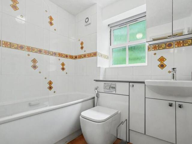 2 bedroom apartment for sale in County Place, Chelmsford, CM2