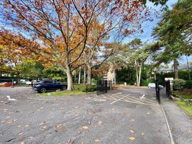 2 bedroom apartment for sale in Exceptional Value, East Cliff, Sea Views, Manor Road, Bournemouth, BH1