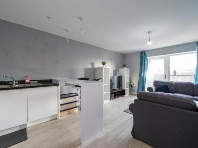2 bedroom apartment for sale in Cross Street, Portsmouth, PO1