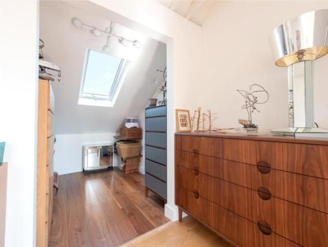 2 bedroom apartment for sale in Crossfield Road, London, NW3