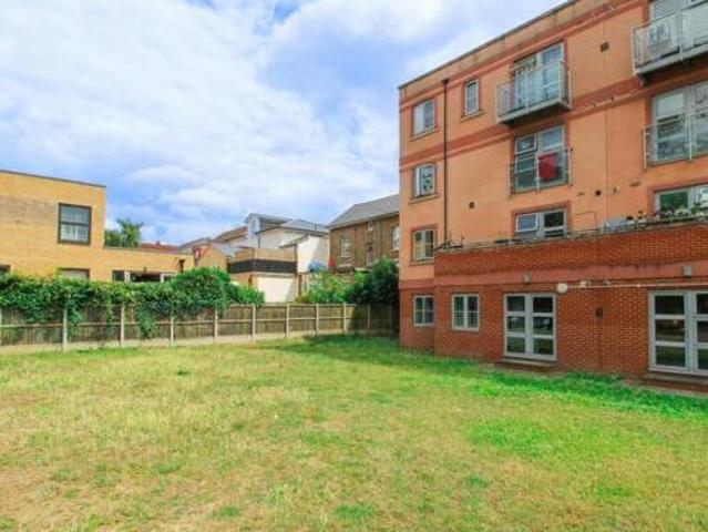 2 Bedroom Apartment For Sale In Croydon