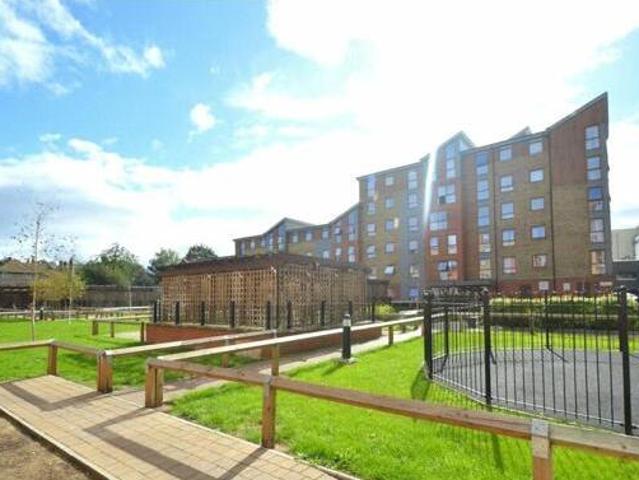2 Bedroom Apartment For Sale In Croydon
