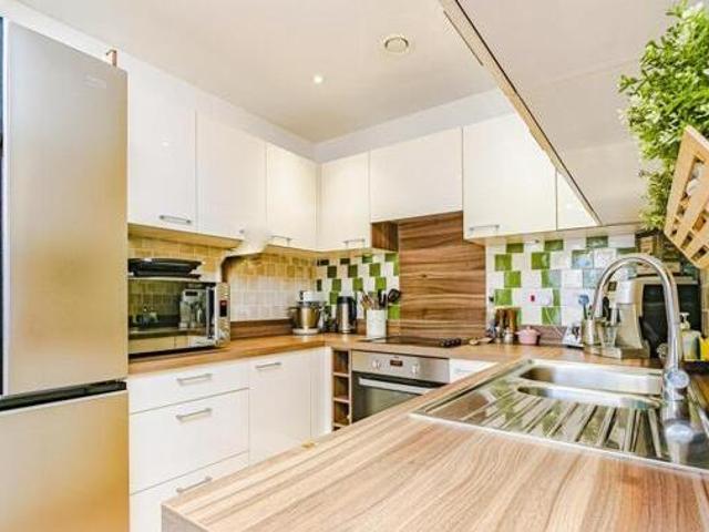 2 Bedroom Apartment For Sale In Croydon