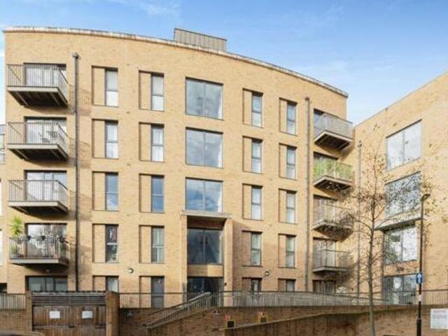 2 Bedroom Apartment For Sale In Croydon
