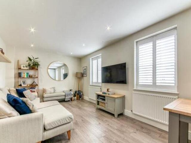 2 Bedroom Apartment For Sale In Croydon