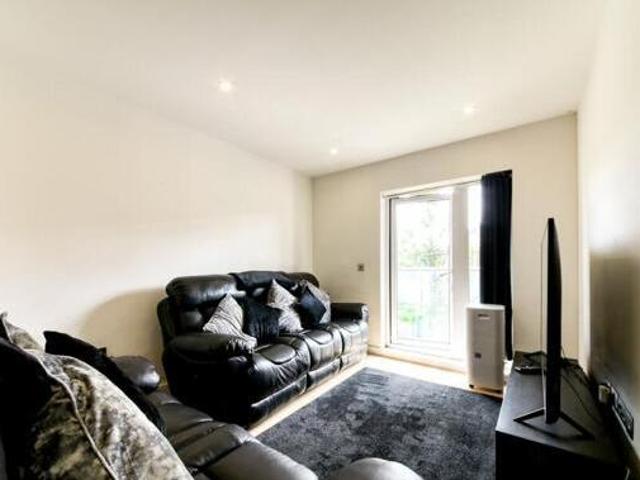 2 Bedroom Apartment For Sale In Croydon