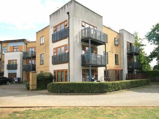 2 Bedroom Apartment For Sale In Croydon