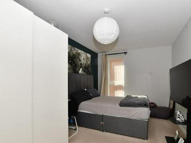 2 Bedroom Apartment For Sale In Croydon