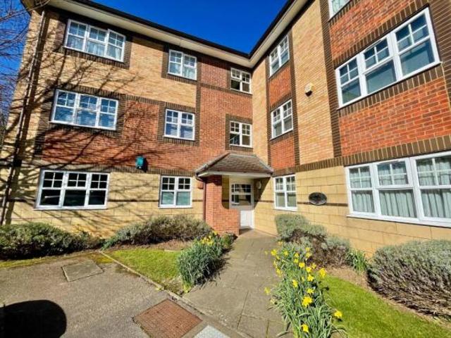 2 bedroom apartment for sale in Dukes Ride, Knights Field, Luton, Bedfordshire, LU2 7LD, LU2