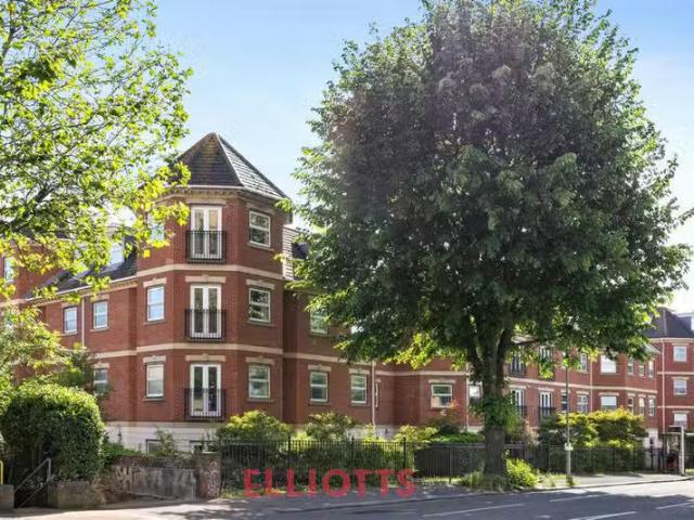 2 bedroom apartment for sale in Davigdor Road, Hove, BN3