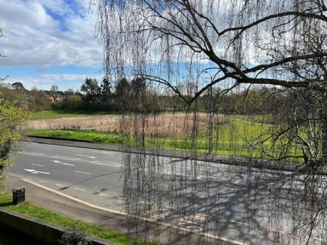 2 bedroom apartment for sale in Dereham Court, Leamington Spa, CV32