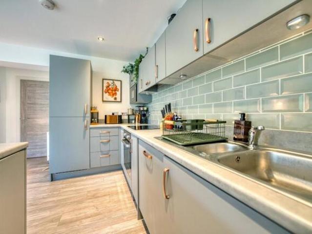 2 bedroom apartment for sale in Dorchester Avenue, Kelvindale, Glasgow, G12