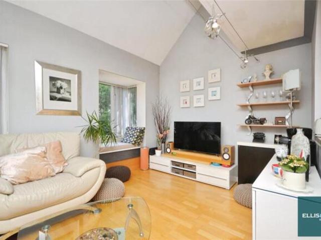 2 bedroom apartment for sale in Dorset Mews, Finchley, N3