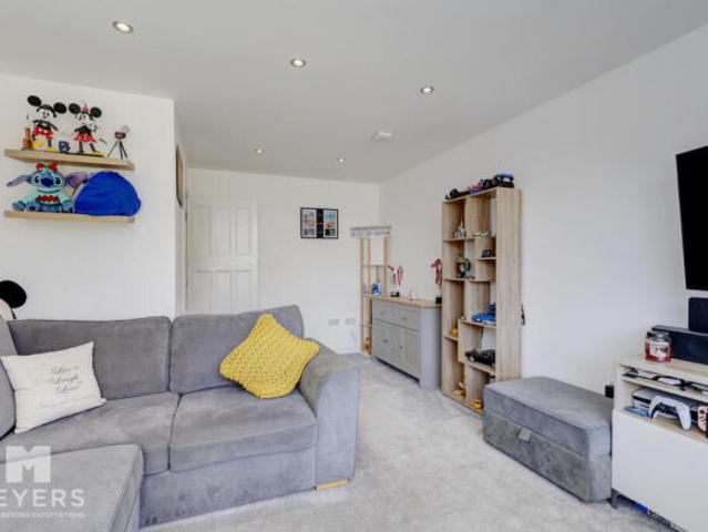 2 bedroom apartment for sale in Douglas Road, Bournemouth, BH6 3, BH6