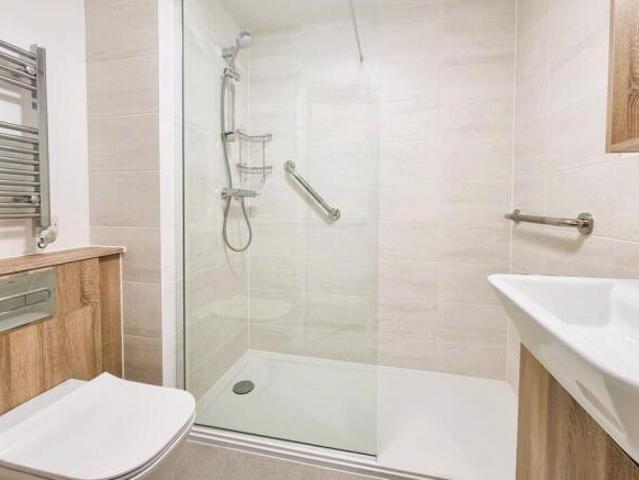 2 bedroom apartment for sale in Drayton, Hampshire, PO6