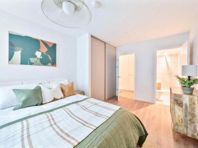2 bedroom apartment for sale in E310 The Waterfront, West Quay Marina, Poole, BH15