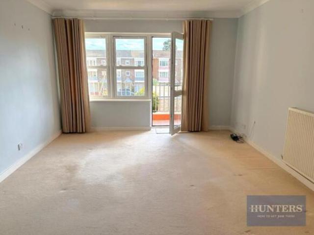 2 bedroom apartment for sale in Evesham Road, Cheltenham, GL52