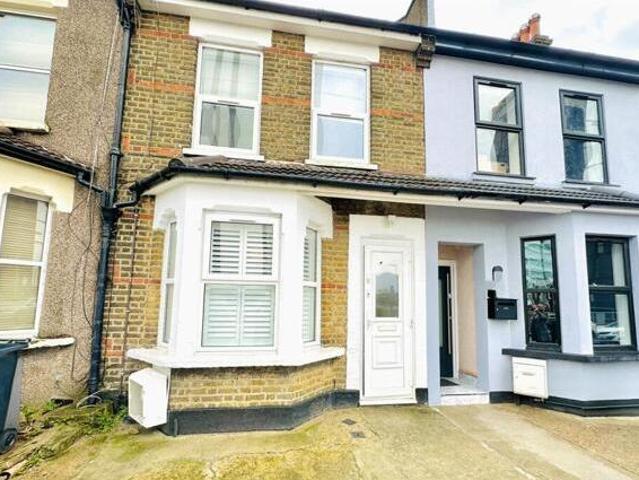 2 Bedroom Apartment For Sale In East Croydon