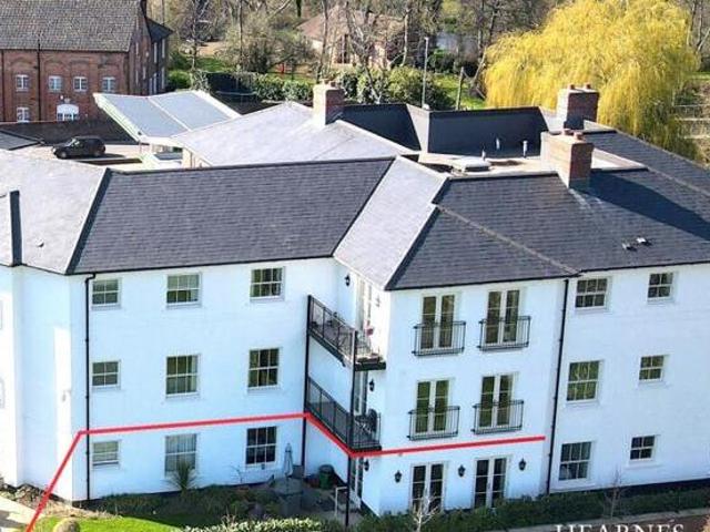 2 Bedroom Apartment For Sale In East Borough, Wimborne