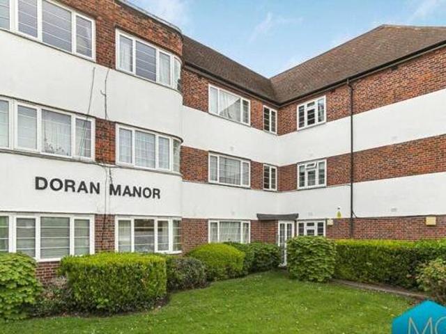 2 Bedroom Apartment For Sale In East Finchley, London