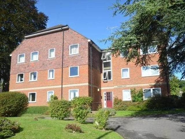 2 bedroom apartment for sale in East Street Farnham Surrey GU9