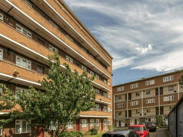 2 Bedroom Apartment For Sale In East Street, London