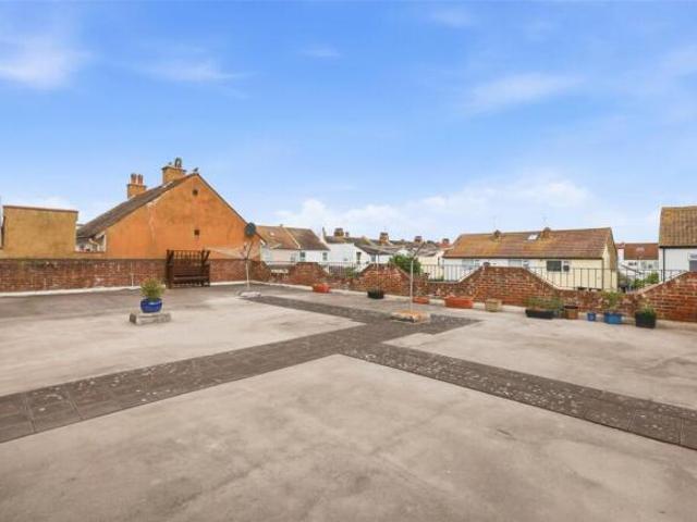 2 bedroom apartment for sale in Eastern Esplanade, Thorpe Bay, Essex, SS1