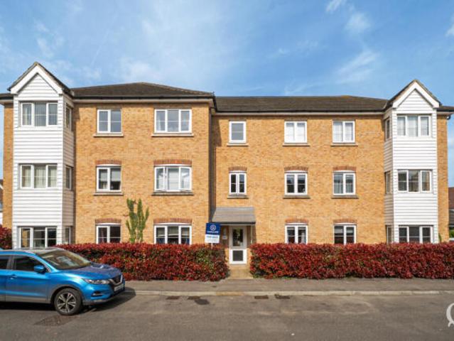2 bedroom apartment for sale in Easton Drive, Sittingbourne, Kent, ME10