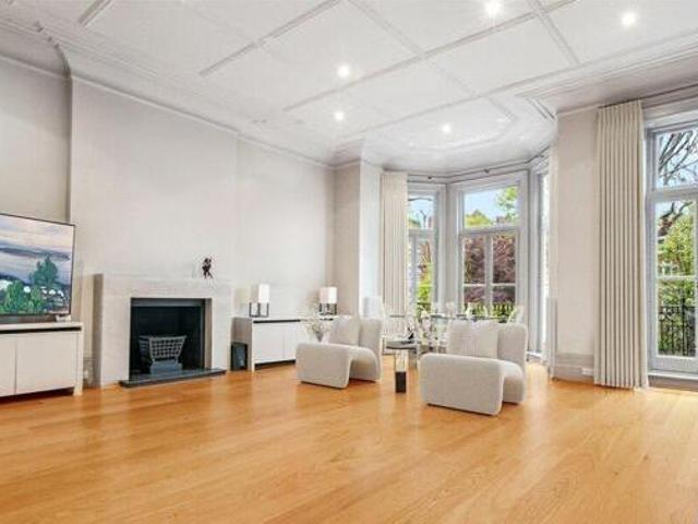 2 Bedroom Apartment For Sale In Earls Court, London
