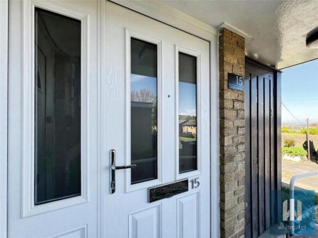 2 bedroom apartment for sale in Edale Avenue, Newsome, Huddersfield, HD4