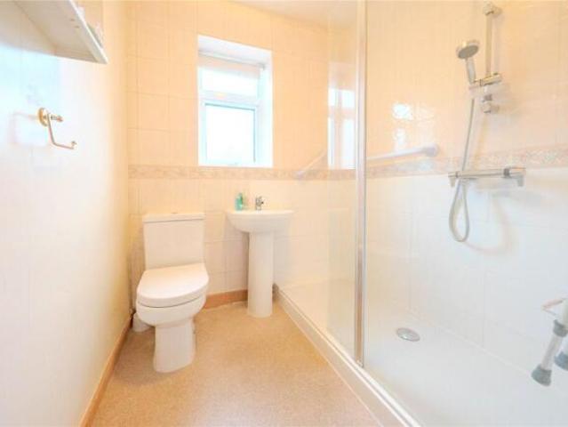 2 bedroom apartment for sale in Edgbaston Walk, Leeds, West Yorkshire, LS17