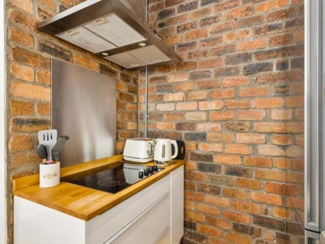 2 bedroom apartment for sale in Edgemont Street, Shawlands, Glasgow, G41