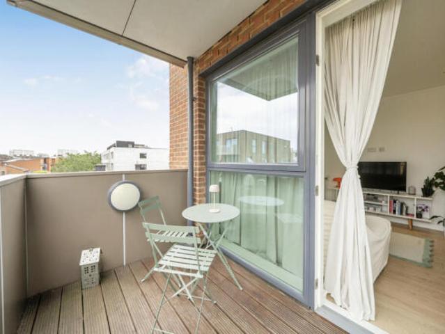 2 bedroom apartment for sale in Edmund Street, London, SE5