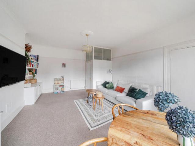 2 bedroom apartment for sale in Eliot Park, London, SE13