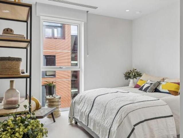 2 bedroom apartment for sale in Ellen Craft Apartments, Civic Avenue, London, W6 9GS, W6