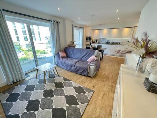 2 bedroom apartment for sale in Ellesmere Court, Stirling Drive, Luton, Bedfordshire, LU2 0GD, LU2