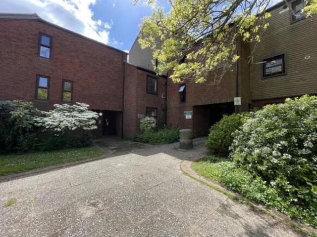 2 bedroom apartment for sale in Fullers Court, Commercial Road, EX2