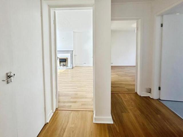2 bedroom apartment for sale in Fairlawn Close Leamington Spa, CV32